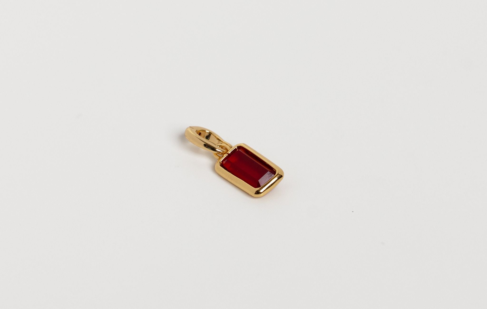 What Is the January Birthstone? Meaning, Symbolism, and Modern Jewelry ...