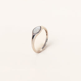 Marina Ring - Mother of Pearl Signet Ring – MOGANO